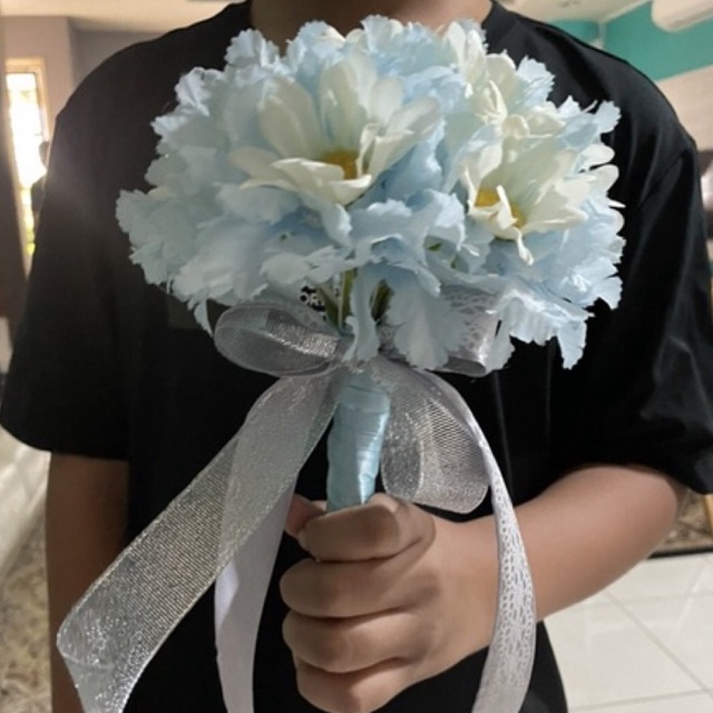 Bunga tangan Sky blue (bunga daisy n hydrangeas) | Shopee Malaysia