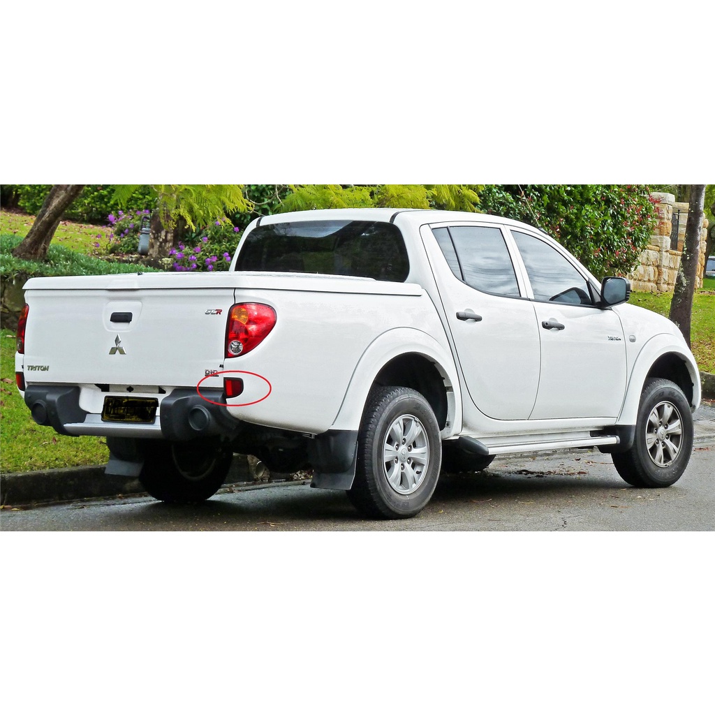 Mitsubishi triton rear reflector bumper | Shopee Malaysia
