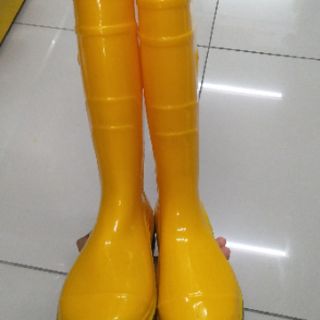 Kasut getah pvc kuning (boot shoes) | Shopee Malaysia