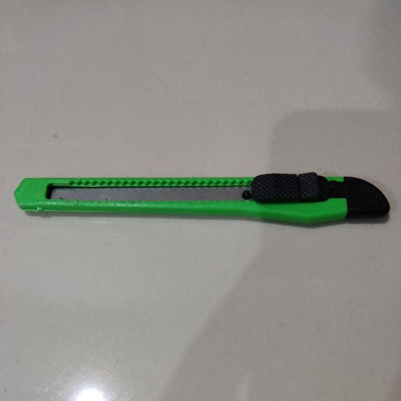 Cutter Knife, Plastic (Small Size) | Shopee Malaysia