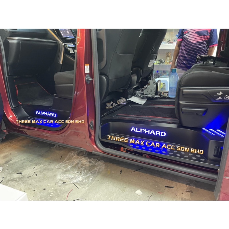 TOYOTA ALPHARD AGH30 DOOR LED SIDESTEP WITH 3LINES LED | Shopee Malaysia