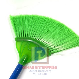 Soft Nylon Paddy Broom/Penyapu Plastic with Handle(6999) | Shopee Malaysia