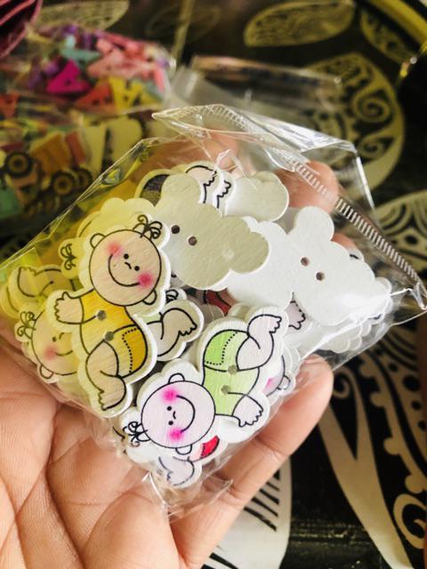 Brown Carved Wooden Buttons | Butang Kraf Kayu Coklat Berukir | Craft ...