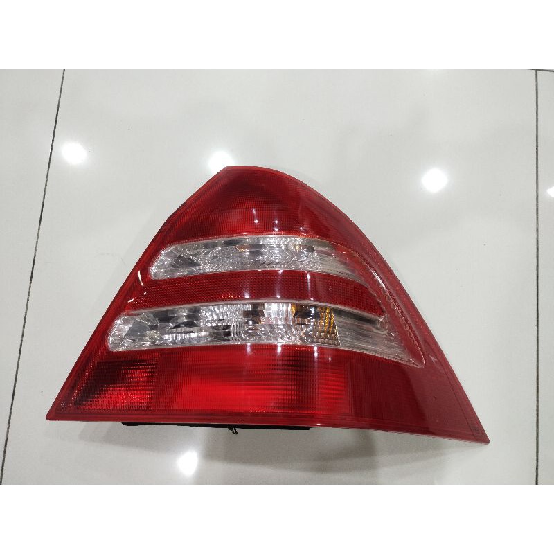 Mercedes w203 tail lamp right side original | Shopee Malaysia