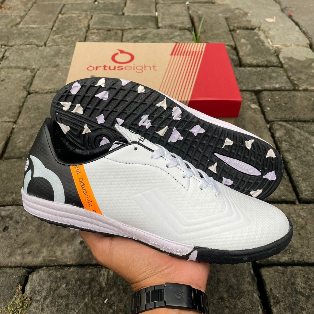 Extend in white ortuseight futsal Shoes / Exstend ortus futsal Shoes ...