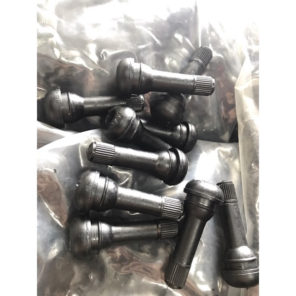 Rubber Valve in Tubeless Car Tyre Tire Kereta Tayar Wheel Valve / Injap ...