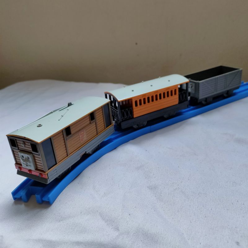 (Preloved) Takara Tomy Plarail Train Trackmaster Thomas And Friends ...