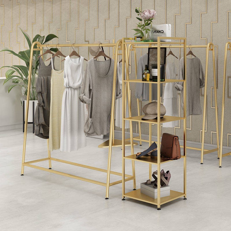 Rak display kedai gantungan pakaian rak besi besi tempa yang berdiri di ...