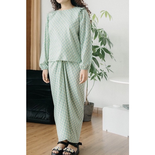 Minimal Green checkered baju Kurung cotton Set with knot pareo (Blouse ...