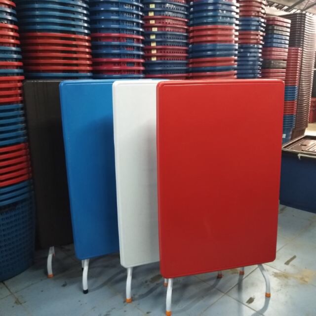 Foldable plastic dining table 2’' x 3’/ meja lipat plastik 2 x 3/ meja ...
