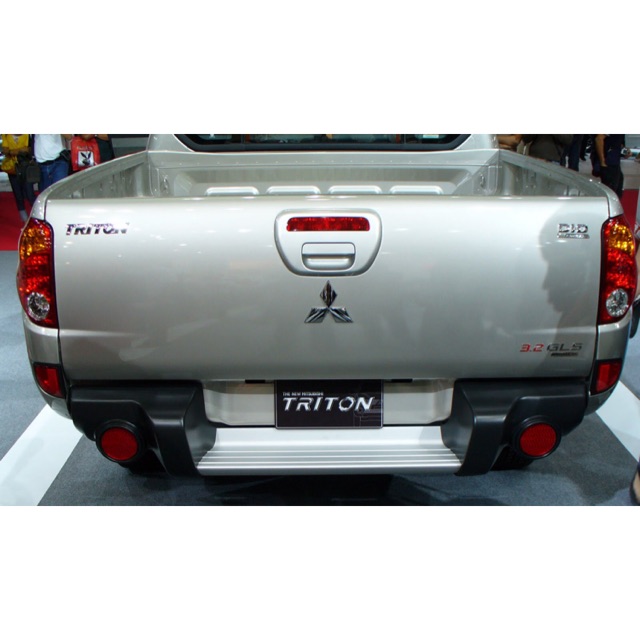 Mitsubishi Triton original rear bumper | Shopee Malaysia