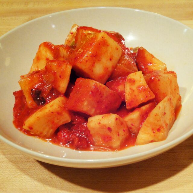 Radish kimchi lobak putih daikon jeruk sayur (800g) kimchiclan | Shopee ...