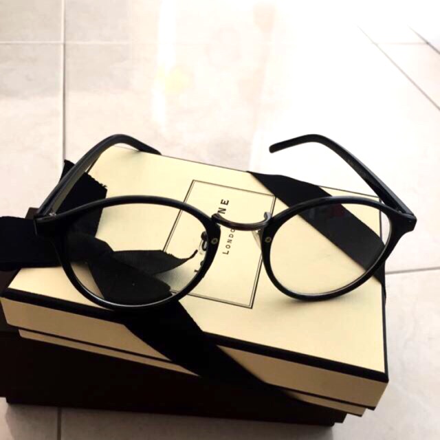 Vintage Spec unisex wear | Shopee Malaysia