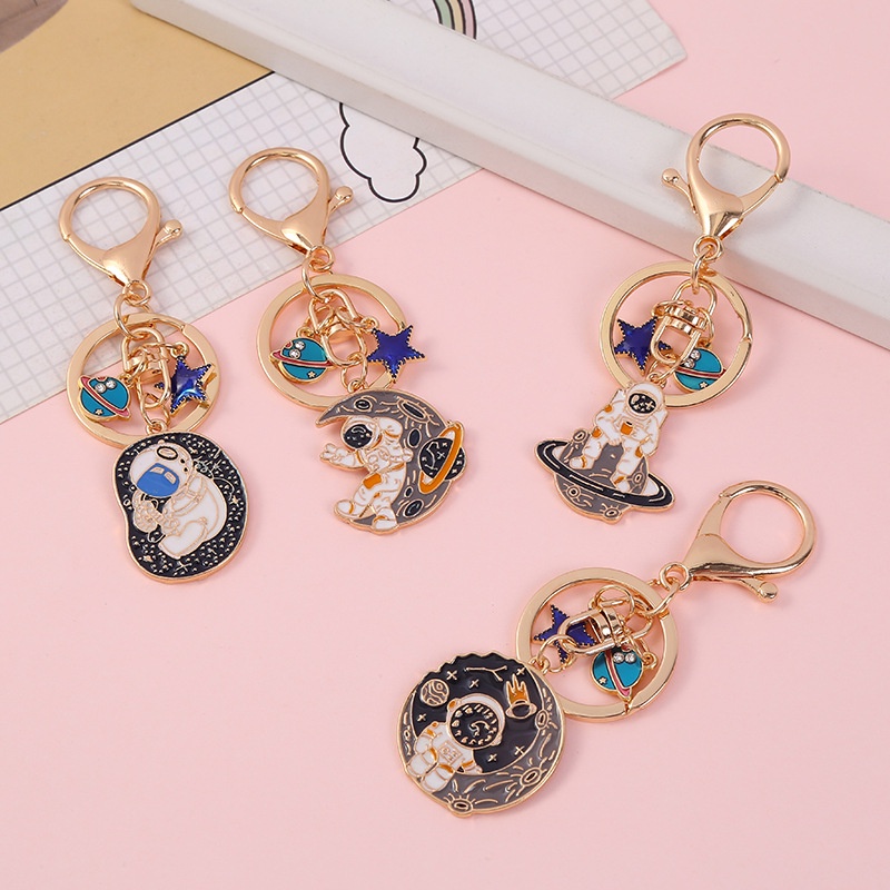 Cartoon Astronaut Key Chain Outer Space Planet Keychain Space UFO Metal ...