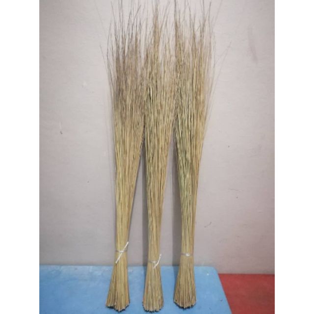 Penyapu lidi traditional lidi broom sweeper 400gram | Shopee Malaysia