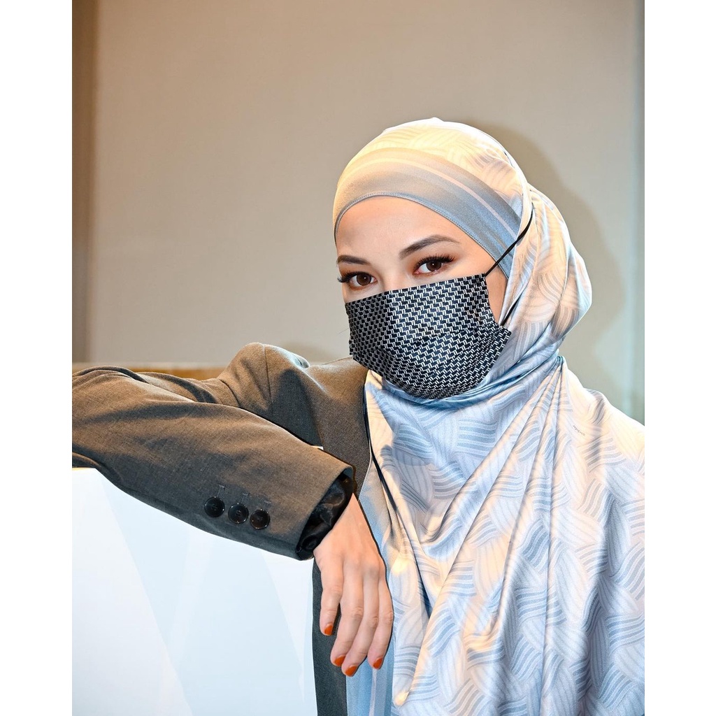 Mask Naelofar by Neelofa (MONOGRAM EDITION 4-PLY FACEMASK) | Shopee ...