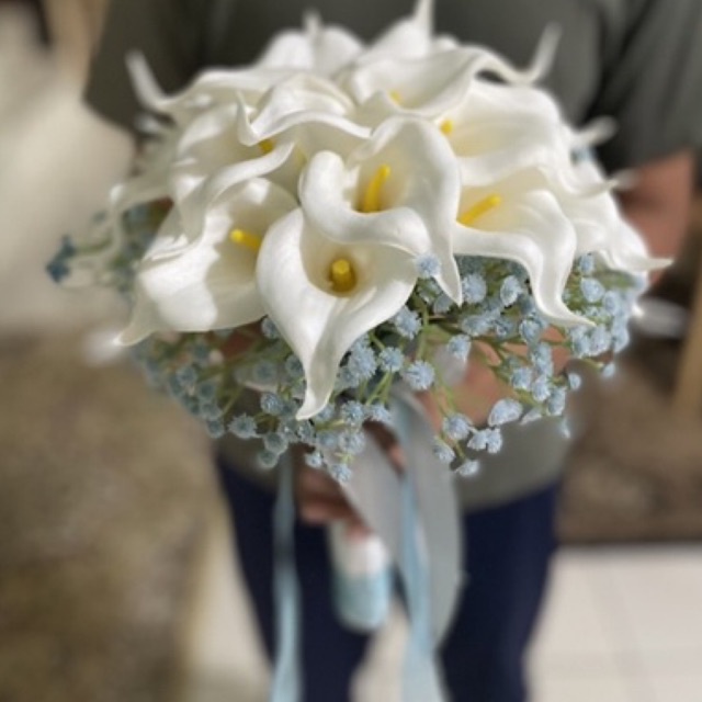 Bunga tangan dengan kipas(20kuntum cala lily) | Shopee Malaysia