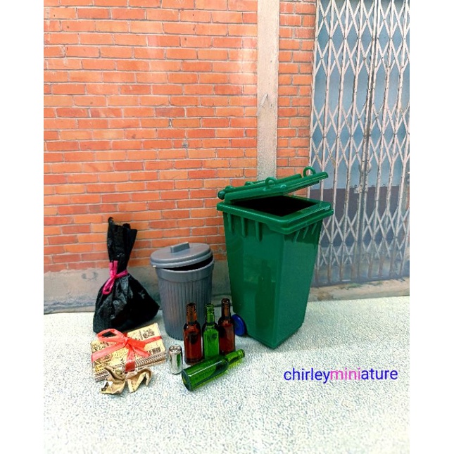 Dollhouse miniature garbage bin / Diorama 112 / Miniature dustbin ...