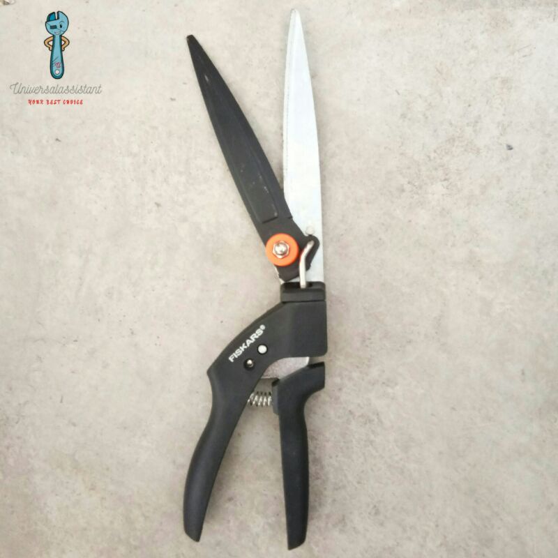 Fiskars Gunting Rumput | Grass Cutter | 180 degree Rotary Grass Shear ...