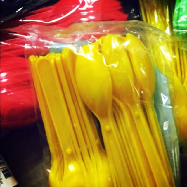 SUDU PLASTIK MERAH @ KUNING/SUDU AISKRIM /SUDU CANTIK/SUDU PELBAGAI ...