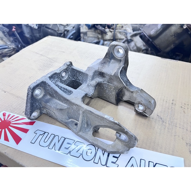 Storia YRV 2WD Rear Engine Mounting Bracket For Storia/YRV/Kenari ...