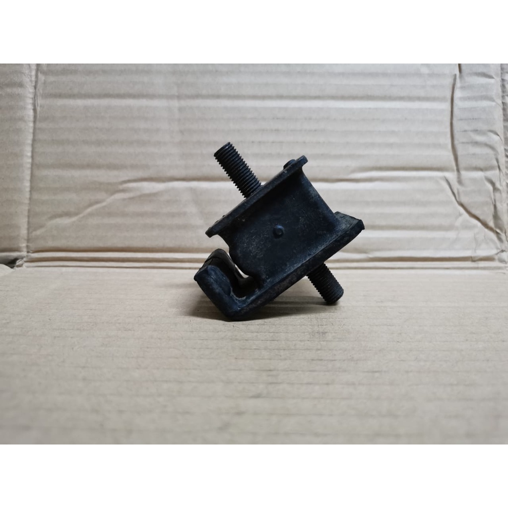 TOYOTA HIACE RN20 GEAR BOX MOUNTING 1 PCS | Shopee Malaysia