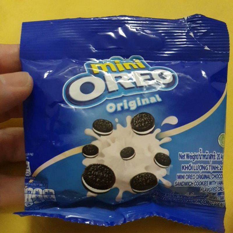 Mini Oreo Original Chocolate Sandwich Cookies with Vanilla Flavoured ...
