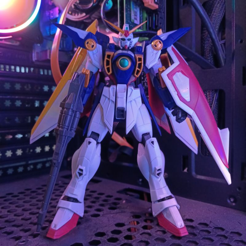 Gundam Universe Wing Gundam (Back in Box) + free sticker | Shopee Malaysia