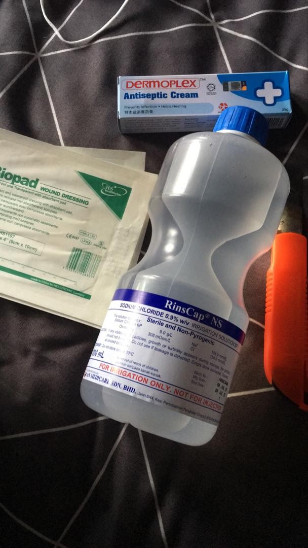 Air Garam Cuci Luka Normal Saline Sodium Chloride 0.9% 1000ML For ...