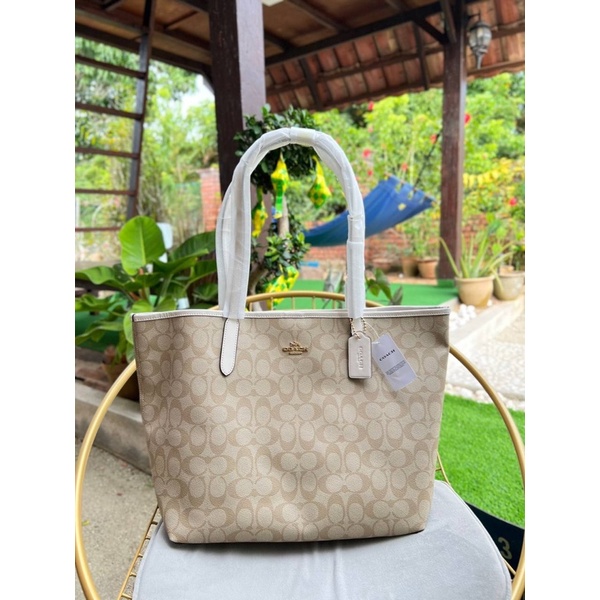 Coach Tote in signature canvas (Original) | Shopee Malaysia