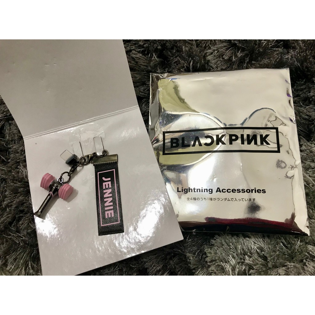 BLACKPINK JENNIE LIGHTNING KEYCHAIN | Shopee Malaysia