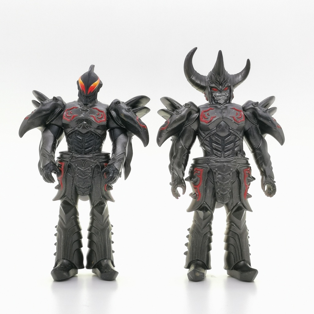 Pre Owned Bandai 7 inch UMS Armored Kaiser Darkness Ultraman Kaiju ...