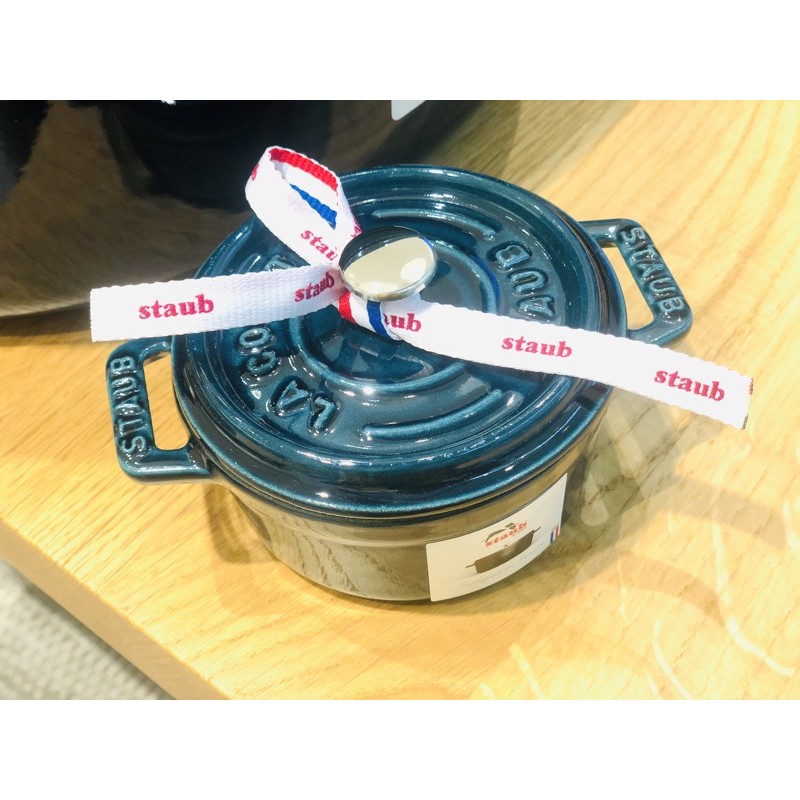 Staub round cocotte- La Mer and Dark Blue | Shopee Malaysia