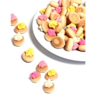 Biskut cream | Biskut kismis/ sultana | biskut lemon puff | biskut iced ...