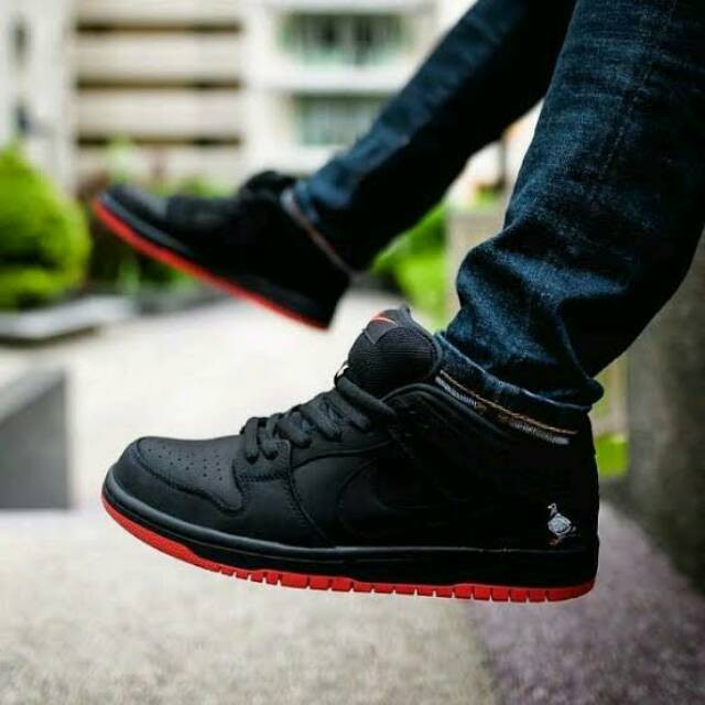 Original Nike Sb Dunk Pigeon Low Black Premium Quality | BeeCost