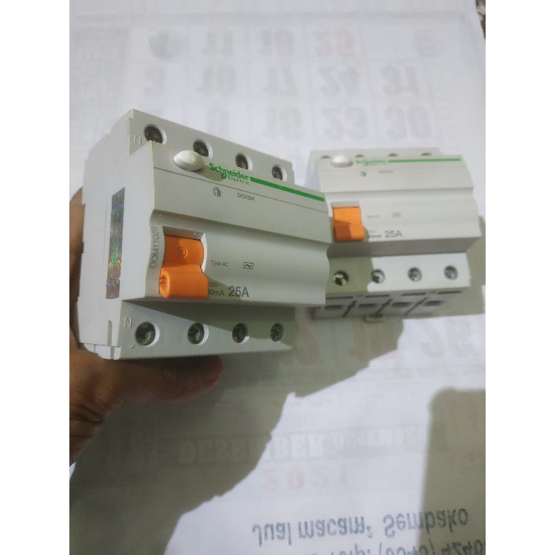 Rccb Elcb Schneider Domae 4p 3 Fasa And Neutral 25a 30ma | Shopee Malaysia