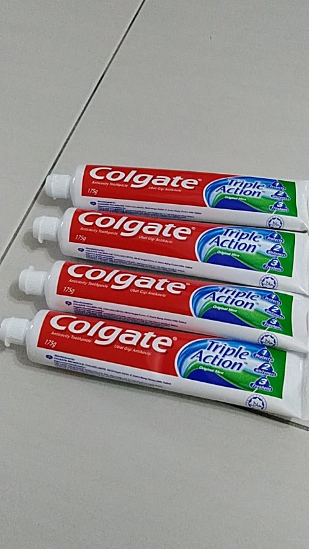 [Value Twin Pack] Colgate Triple Action Toothpaste / Ubat Gigi 2 x 175g ...