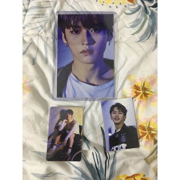 STRAY KIDS LEE KNOW PHOTOCARDS | Shopee Malaysia