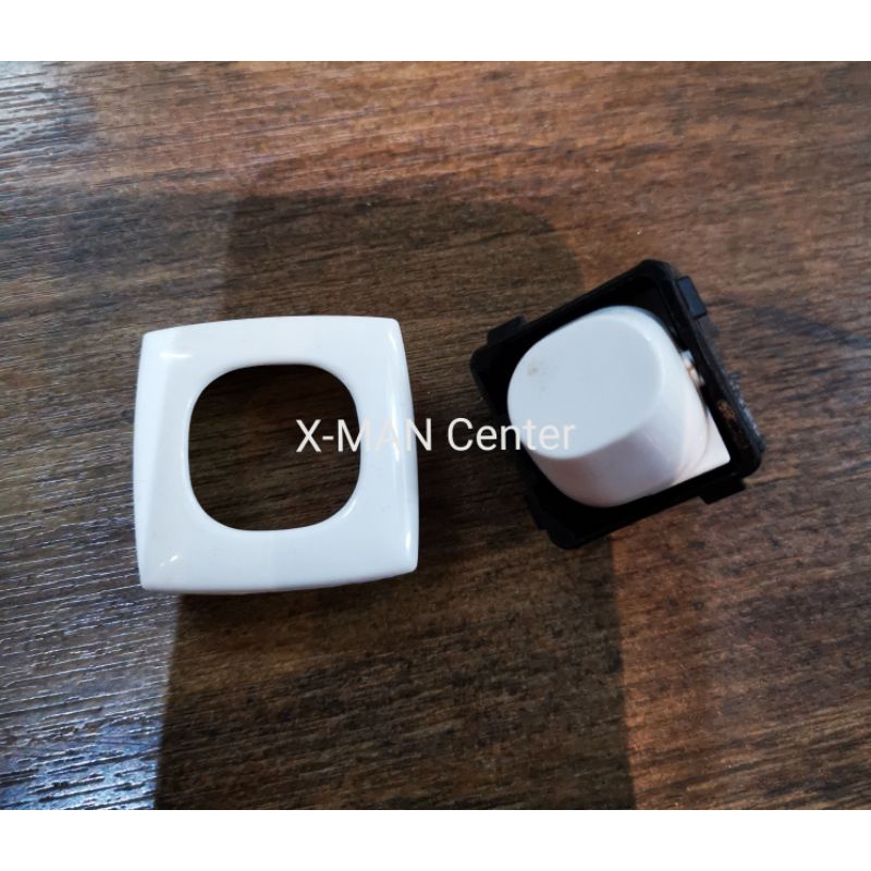 Clipsal F30Z1.5 1gang Mounting Clip (For 30series) | Shopee Malaysia