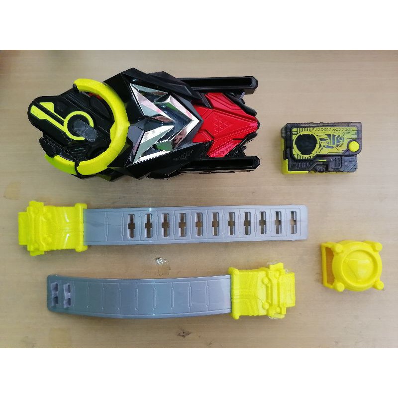 ORIGINAL BANDAI KAMEN RIDER ZERO ONE DX PROGISE KEY SHINING HOPPER ...