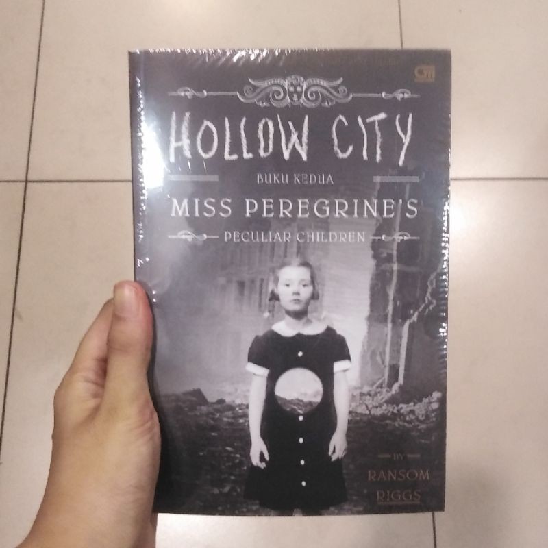Hollow City - Ransom Riggs (indonesian Language) | Shopee Malaysia