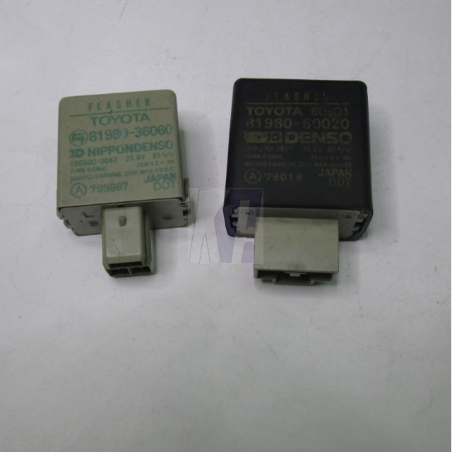TOYOTA LAND CRUISER / COASTER / DYNA 24V TURN SIGNAL FLASHER ASSY ...