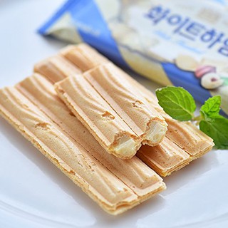 KOREA ROMANTIC CROWN WHITE HEIM WAFERS HAZELNUT 47G | Shopee Malaysia