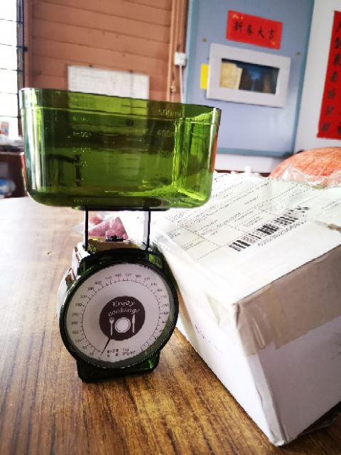 DAISO major Japanese home kitchen scales colorful bakery ingredients ...