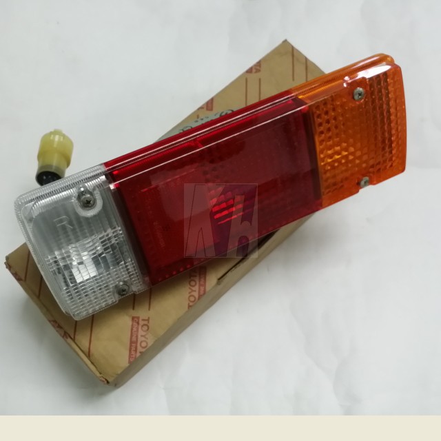 TOYOTA LAND CRUISER REAR COMBINATION LAMP ASSY | Shopee Malaysia