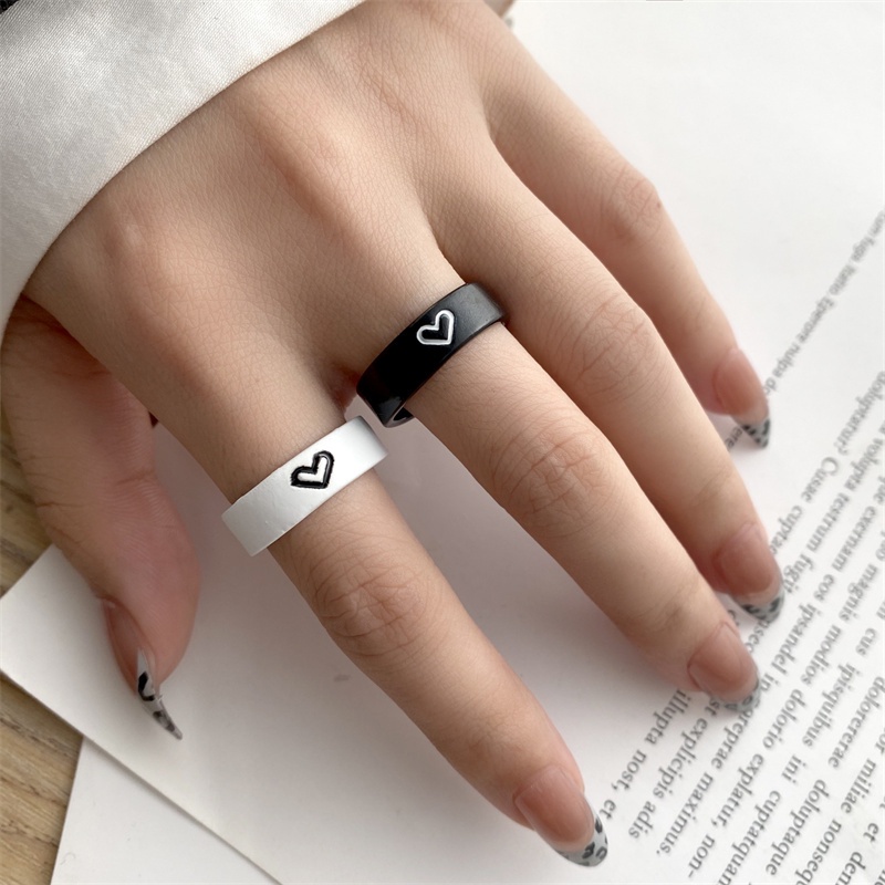 1Pair Alloy Heart-shaped Couple Rings Silver White/Black Color Wedding ...
