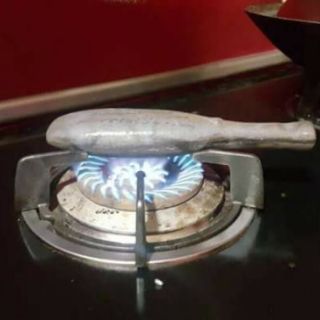 Tungku besi 1.5 kg Dan 2 kg | Shopee Malaysia