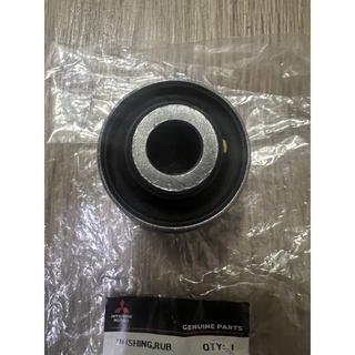 Mitsubishi Triton 4x4 (KB4T) Upper arm bush ( Original ) | Shopee Malaysia