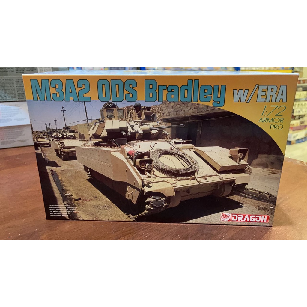 Dragon 7333 M3A2 Bradley Infantry Fighting Vehicle (IFV) wERA 1/72 ...