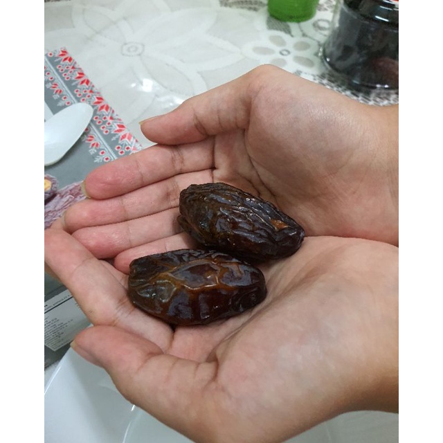 premium medjoul dates, king of dates king size big size large size Buah ...
